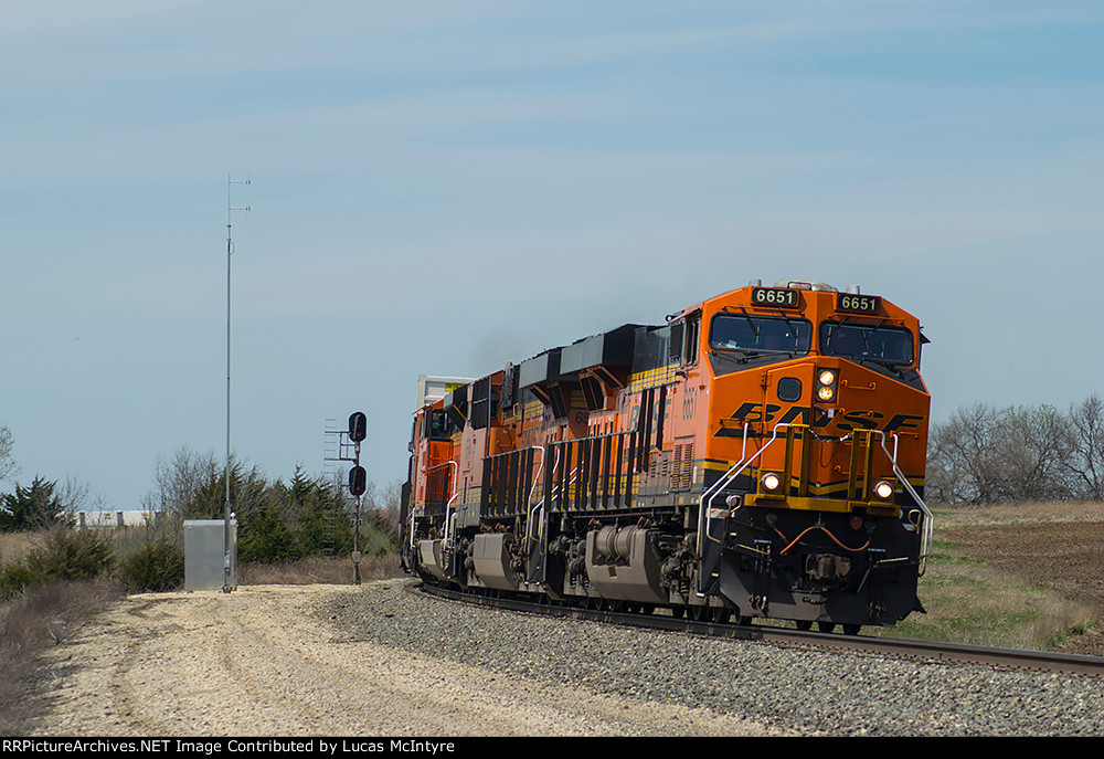 BNSF 6651 eastbound BNSF intermodal train
